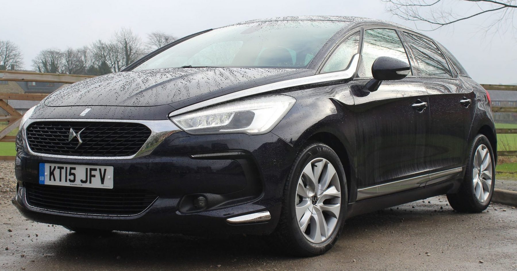 REVIEW - DS 5 Elegance – Simply Motor